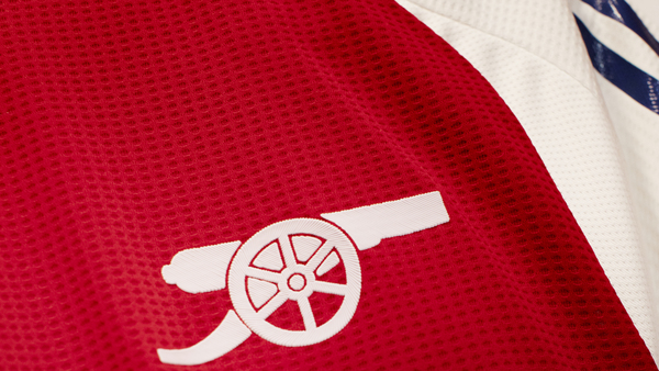 Nuevo uniforme Arsenal 2024-2025 presentado por adidas | NEO